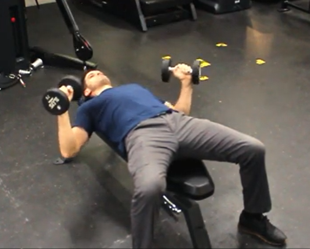 Press plano con mancuernas | Institute